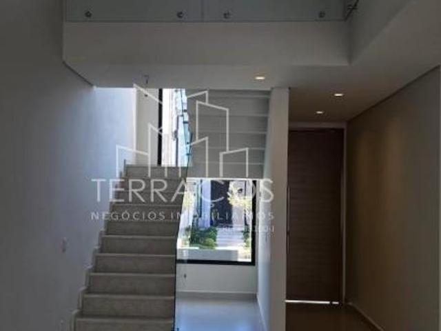 Sobrado para venda em Jardim Ermida I de 242.00m² com 4 Quartos, 3 Suites e 4 Garagens