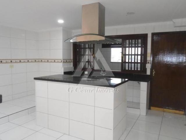 Sobrado para venda em Jardim Estrela de 175.00m² com 6 Quartos, 2 Suites e 3 Garagens