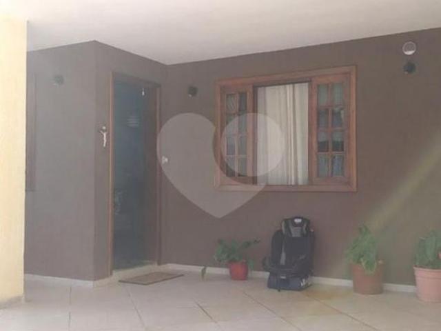 Sobrado para venda em Jardim Florestal de 209.00m² com 3 Quartos, 1 Suite e 2 Garagens