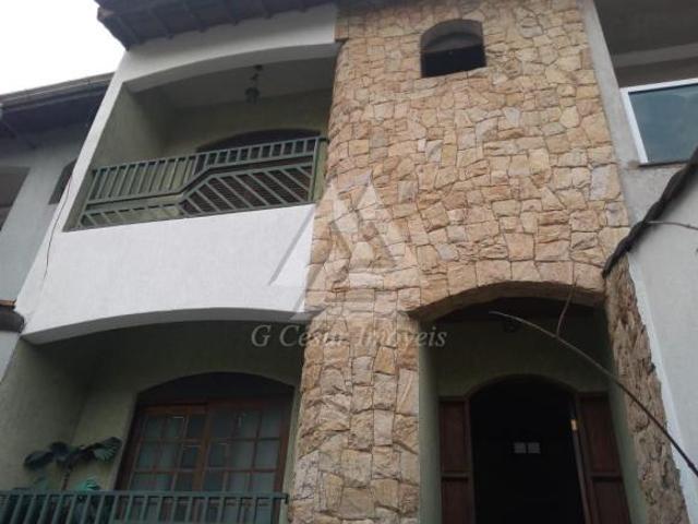 Sobrado para venda em Jardim Guapituba de 180.00m² com 3 Quartos, 1 Suite e 6 Garagens