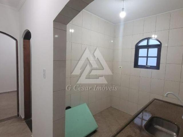 Sobrado para venda em Jardim Guapituba de 280.00m² com 3 Quartos, 2 Suites e 2 Garagens