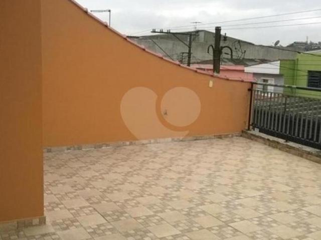 Sobrado para venda em Jardim Guarará de 178.00m² com 3 Quartos, 3 Suites e 2 Garagens