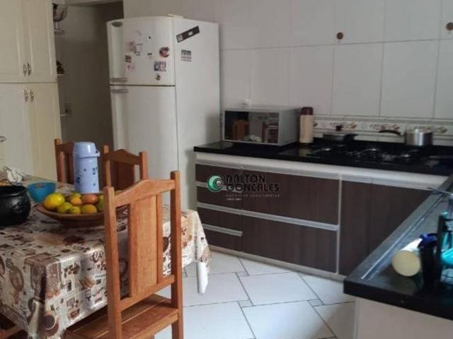 Sobrado para venda em Jardim Hubert de 160.00m² com 3 Quartos