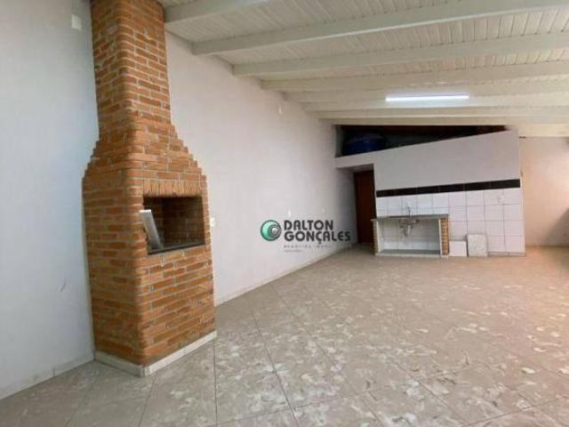 Sobrado para venda em Jardim Hubert de 200.00m² com 4 Quartos e 3 Garagens