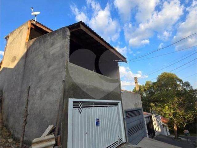 Sobrado para venda em Jardim Itália de 155.00m² com 2 Quartos, 2 Suites e 2 Garagens