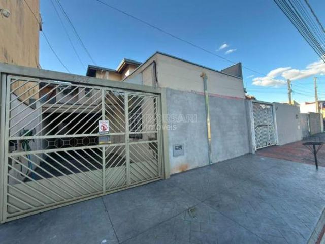 Sobrado para venda em Jardim Ieda de 168.00m² com 4 Quartos, 1 Suite e 2 Garagens