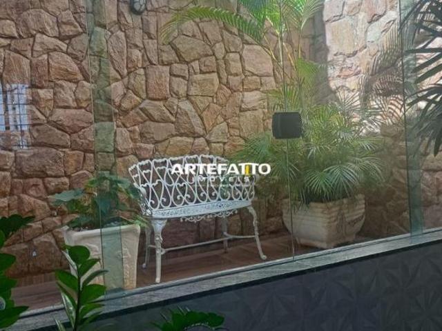 Sobrado para venda em Jardim Integração de 230.00m² com 3 Quartos, 1 Suite e 4 Garagens