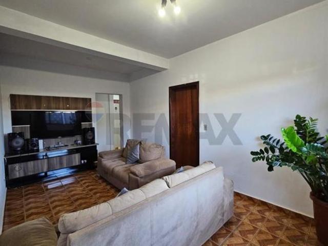 Sobrado para venda em Jardim Ipê Pinheiro de 200.00m² com 5 Quartos