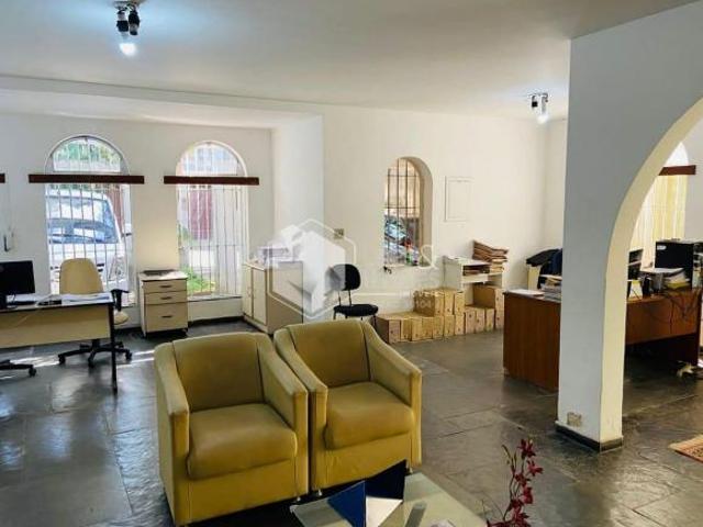 Sobrado para venda em Jardim Leonor com 4 quartos, sendo 4 suítes, 326m²