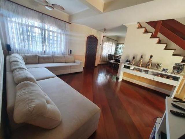 Sobrado para venda em Jardim Penha de 240.00m² com 5 Quartos, 2 Suites e 6 Garagens