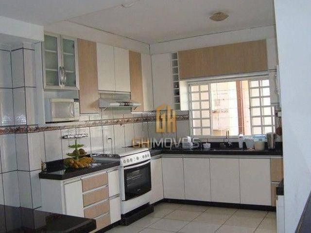 Sobrado para venda em Jardim Presidente, Goiânia