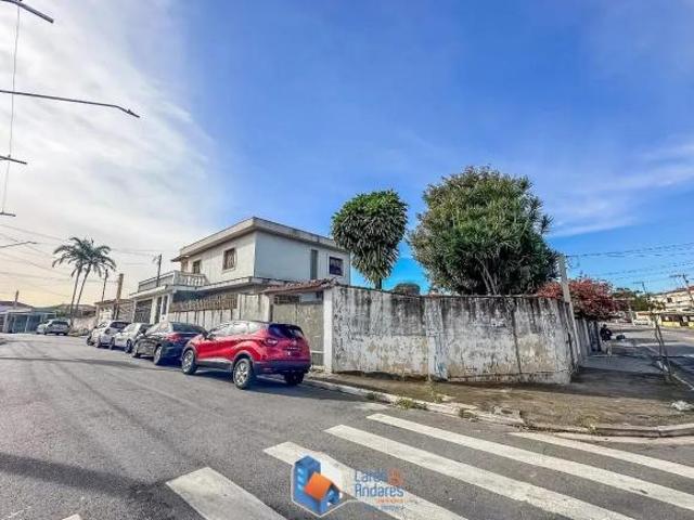 Sobrado para venda em Jardim Regina com 3 quartos, 230m²