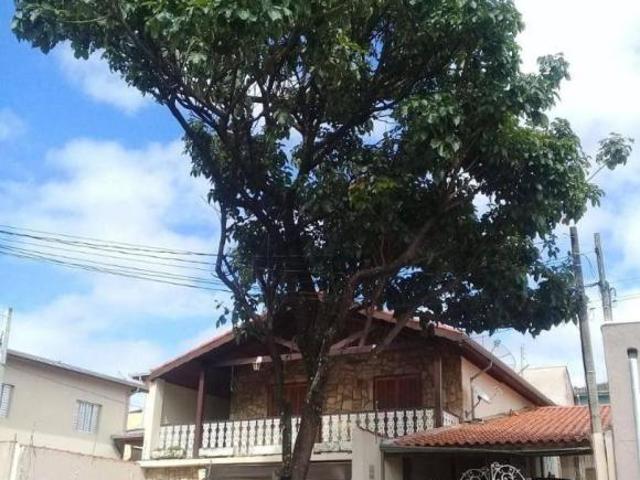Sobrado para venda em Jardim Regina de 236.00m² com 2 Quartos, 1 Suite e 5 Garagens