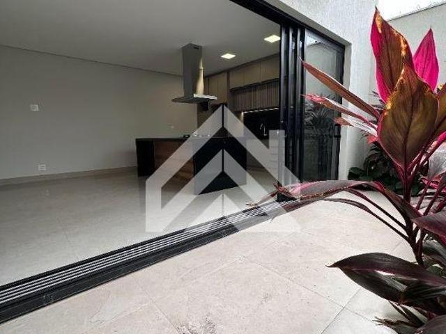 Sobrado para venda em Jardim Residencial Copacabana de 200.00m² com 3 Quartos, 3 Suites e 4 Garagens