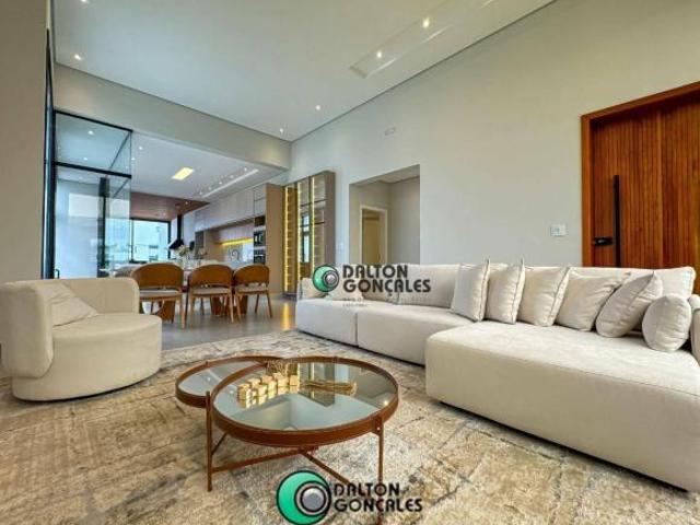 Sobrado para venda em Jardim Residencial Helvétia Park I de 350.00m² com 3 Quartos, 3 Suites e 7 Gar