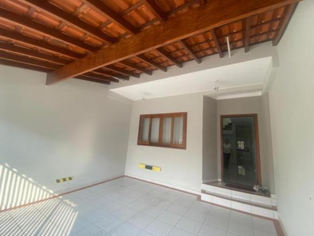 Sobrado para venda em Jardim Rosinha de 160.00m² com 3 Quartos, 2 Suites e 2 Garagens