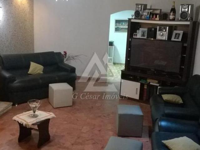 Sobrado para venda em Jardim Stella de 313.00m² com 4 Quartos, 1 Suite e 4 Garagens
