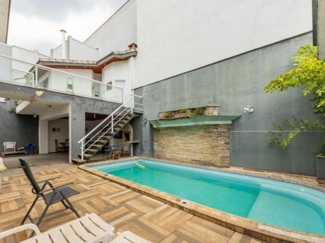 Sobrado para venda em Jardim São Caetano com 4 quartos, sendo 3 suítes, 393m²