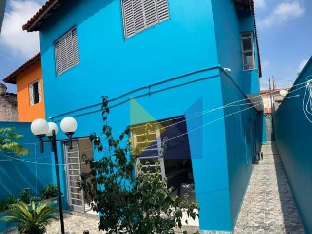 Sobrado para venda em Jardim Santa Mena de 149.00m² com 3 Quartos, 1 Suite e 2 Garagens