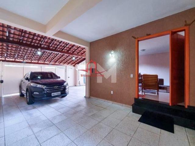 Sobrado para venda em Jardim Santa Adelaide de 261.00m² com 4 Quartos, 2 Suites e 4 Garagens