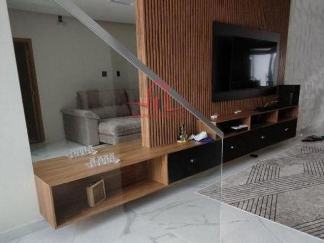 Sobrado para venda em Jardim Santa Adelaide de 211.00m² com 3 Quartos, 1 Suite e 2 Garagens