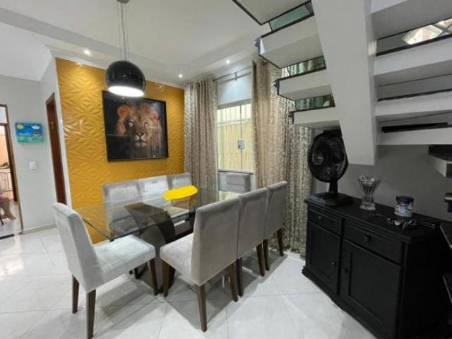 Sobrado para venda em Jardim Santa Clara com 3 quartos, sendo 3 suítes, 136m²