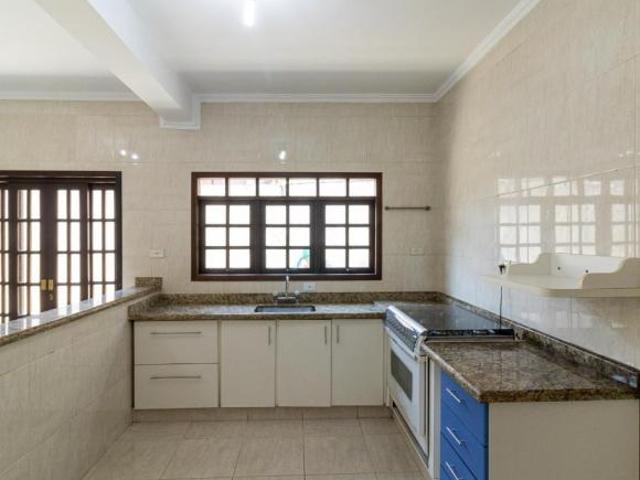 Sobrado para venda em Jardim Santa Fé Zona Oeste com 3 quartos, 182m²
