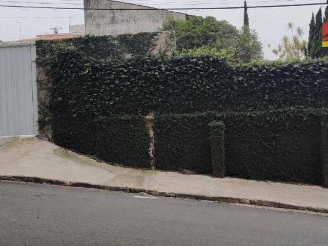 Sobrado para venda em Jardim Santiago de 178.00m² com 2 Quartos e 3 Garagens