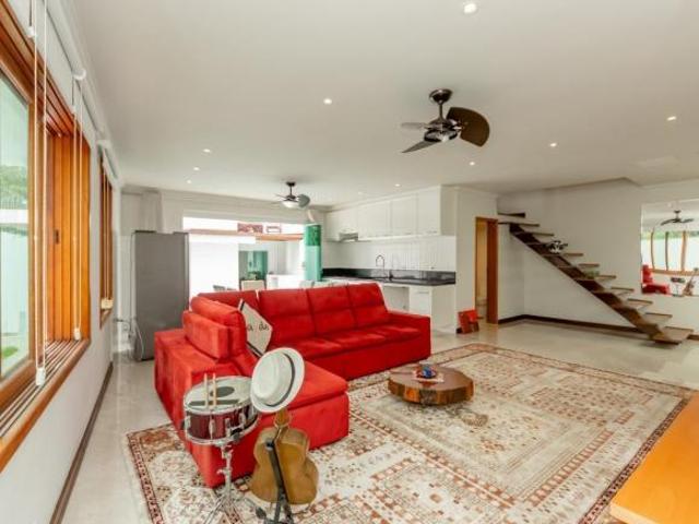 Sobrado para venda em Jardim Sertãozinho com 3 quartos, sendo 1 suíte, 247m²