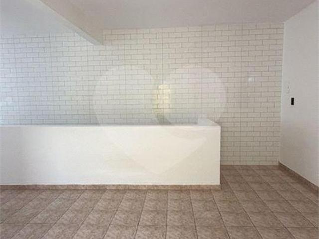Sobrado para venda em Jardim Tamoio de 191.00m² com 3 Quartos, 1 Suite e 3 Garagens