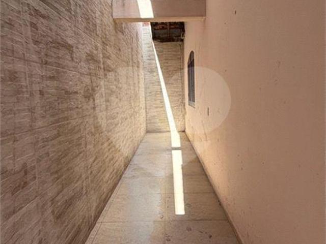 Sobrado para venda em Jardim Tamoio de 191.00m² com 3 Quartos, 1 Suite e 3 Garagens