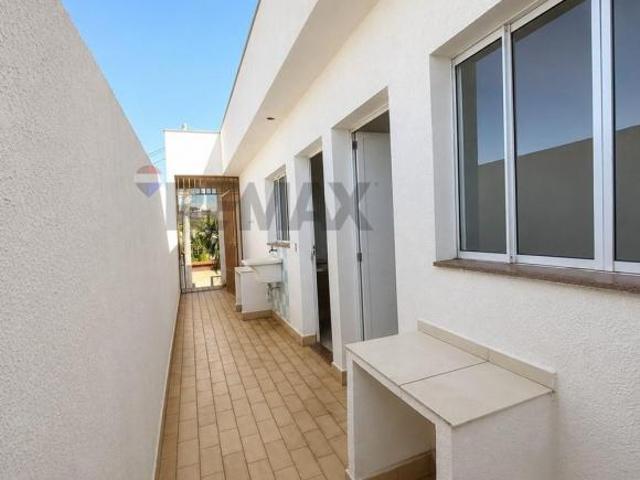 Sobrado para venda em Jardim Topázio de 166.30m² com 3 Quartos e 2 Garagens