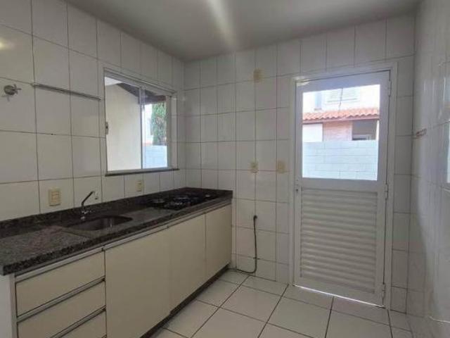 Sobrado para venda em Jardim Tropical de 110.00m² com 3 Quartos, 1 Suite e 2 Garagens