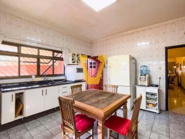 Sobrado para venda em Jardim Umuarama com 3 quartos, sendo 3 suítes, 187m²