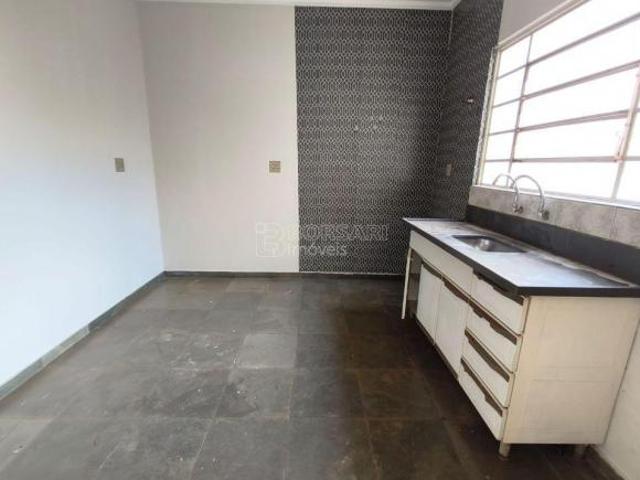 Sobrado para venda em Jardim Universal de 79.00m² com 2 Quartos e 2 Garagens