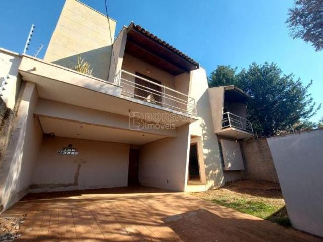 Sobrado para venda em Jardim Vale Das Rosas de 268.00m² com 3 Quartos, 3 Suites e 4 Garagens