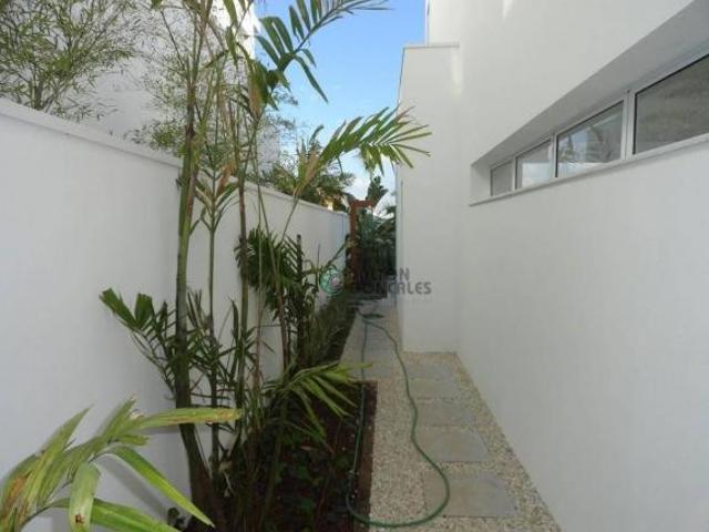 Sobrado para venda em Jardim Vila Paradiso de 338.00m² com 4 Quartos, 4 Suites e 4 Garagens