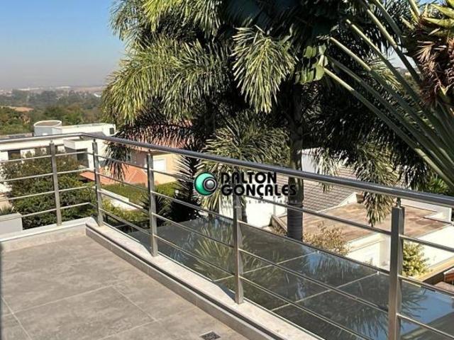 Sobrado para venda em Jardim Vila Paradiso de 355.00m² com 5 Quartos, 5 Suites e 4 Garagens