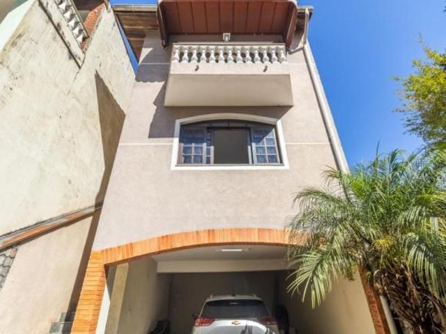 Sobrado para venda em Jardim Vivan com 3 quartos, sendo 1 suíte, 225m²