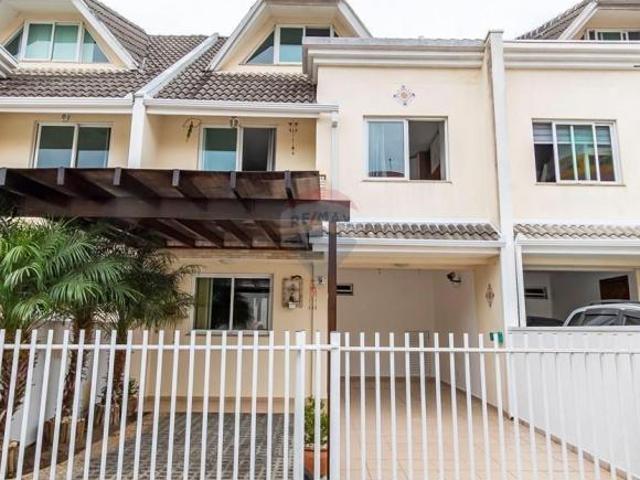 Sobrado para venda em Orleans de 126.00m² com 3 Quartos, 1 Suite e 3 Garagens