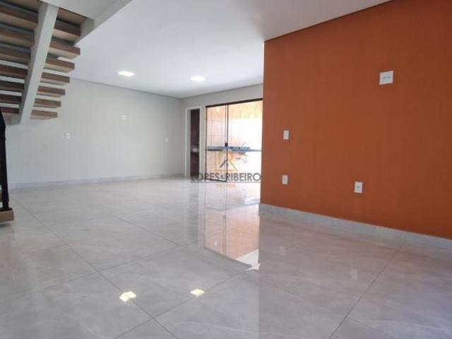 Sobrado para venda em Lívia Iii de 220.00m² com 4 Quartos, 2 Suites e 4 Garagens