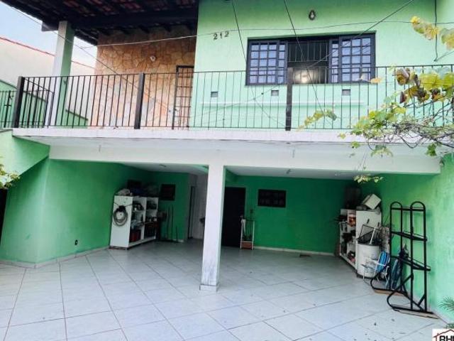 Sobrado para Venda em Mogi das Cruzes, Jardim Universo, 3 dormitórios, 1 suíte, 4 banheiros, 4 vagas