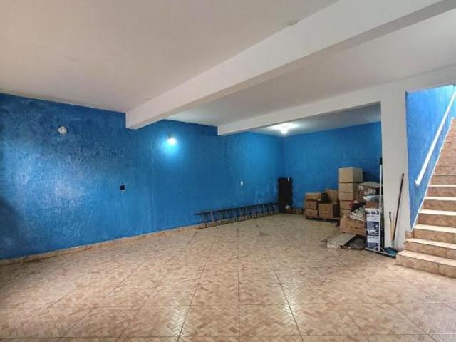 Sobrado para venda em Montanhão com 3 quartos, sendo 1 suíte, 195m²