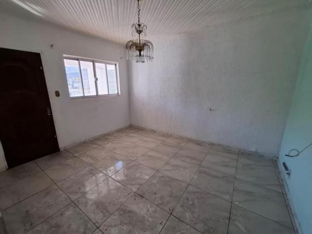 Sobrado para Venda em Mauá, Vila Emílio, 2 dormitórios, 1 banheiro, 3 vagas