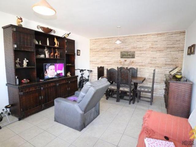 Sobrado para venda em Novo Mundo de 112.00m² com 3 Quartos e 4 Garagens