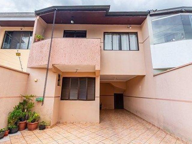 Sobrado para venda em Novo Mundo de 120.00m² com 3 Quartos, 1 Suite e 2 Garagens