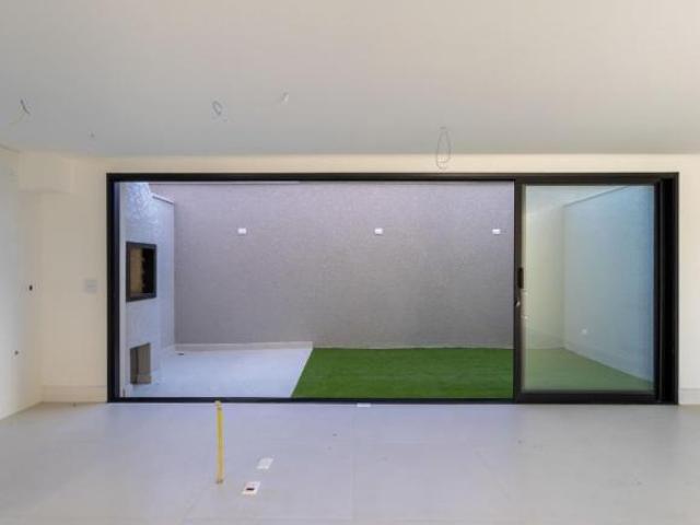 Sobrado para venda em São Braz de 142.26m² com 3 Quartos, 1 Suite e 2 Garagens