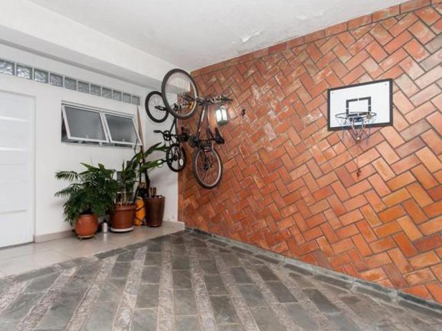 Sobrado para venda em São Domingos com 3 quartos, sendo 1 suíte, 164m²