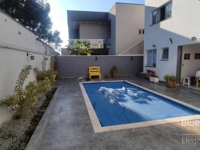 Sobrado para venda em São Venâncio de 262.00m² com 4 Quartos, 3 Suites e 4 Garagens