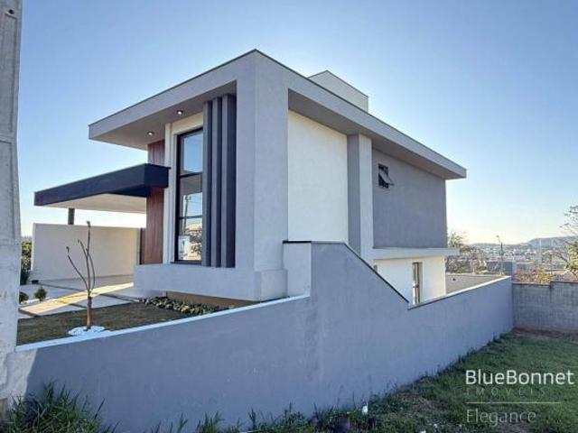 Sobrado para venda em São Venâncio de 213.00m² com 3 Quartos, 3 Suites e 4 Garagens